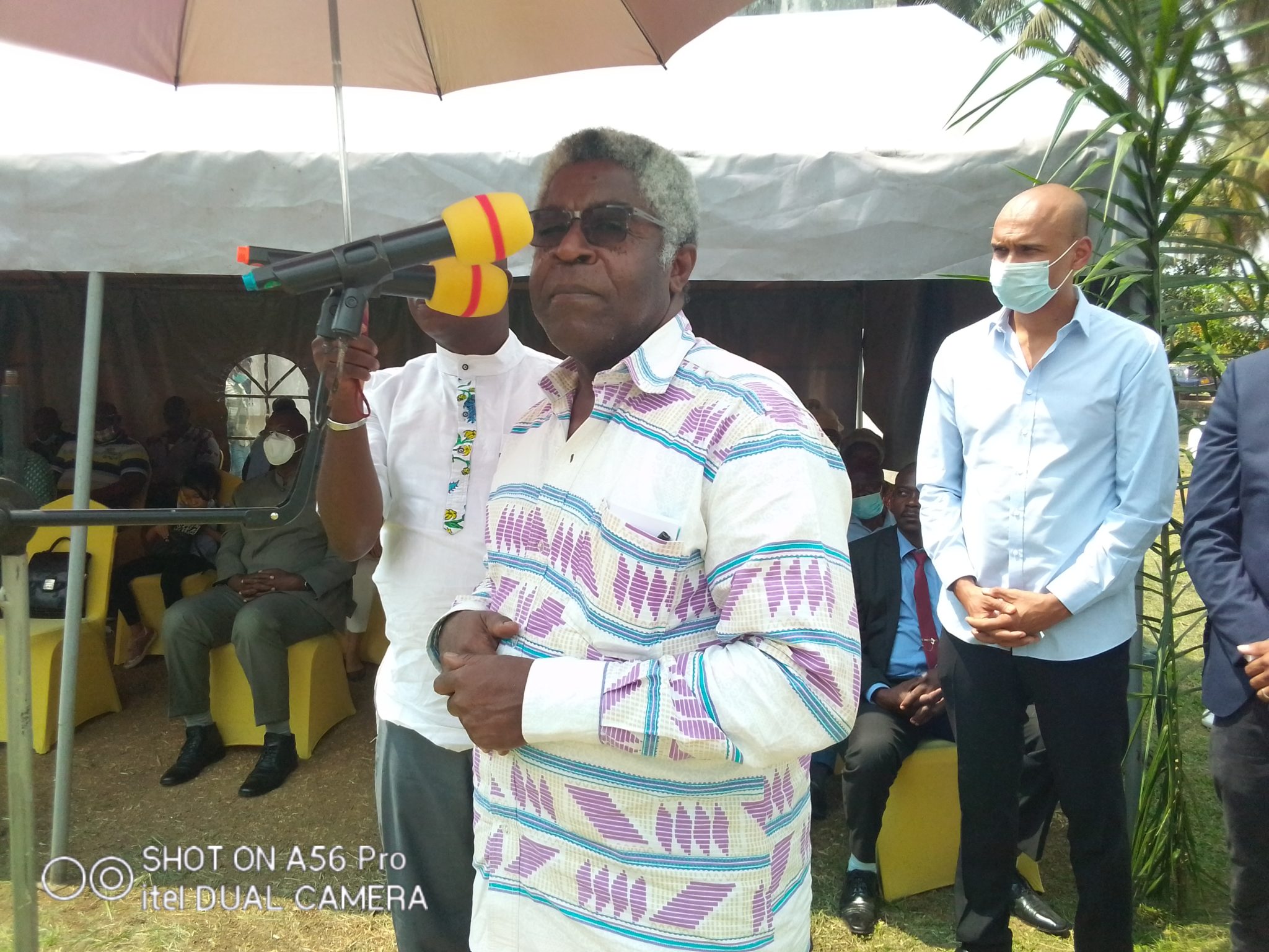 Bitam : La Fondation Mbele récompense les meilleurs élèves - Jouractu